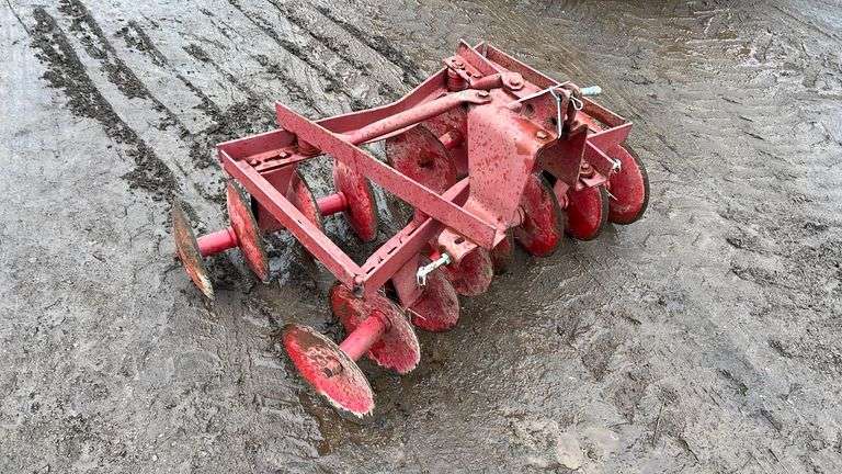 "ABSOLUTE" 4' Garden disc - RES Auction Services