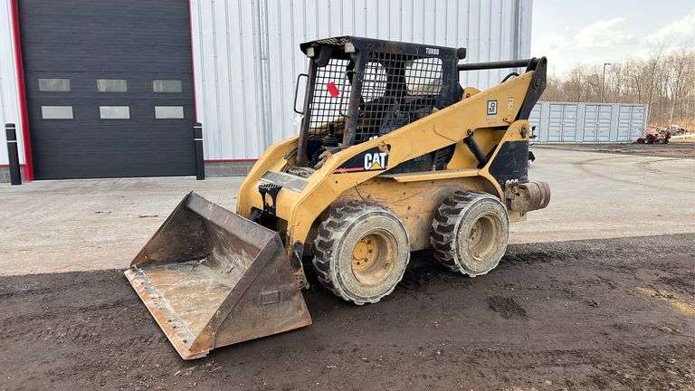 "ABSOLUTE" 2003 CAT 262 Skid Loader - RES Auction Services