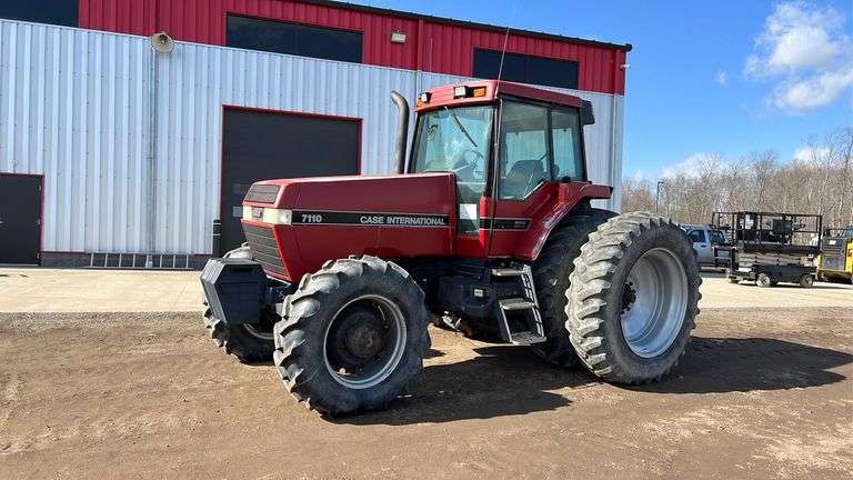1989 Case IH 7110 4WD Tractor - RES Auction Services