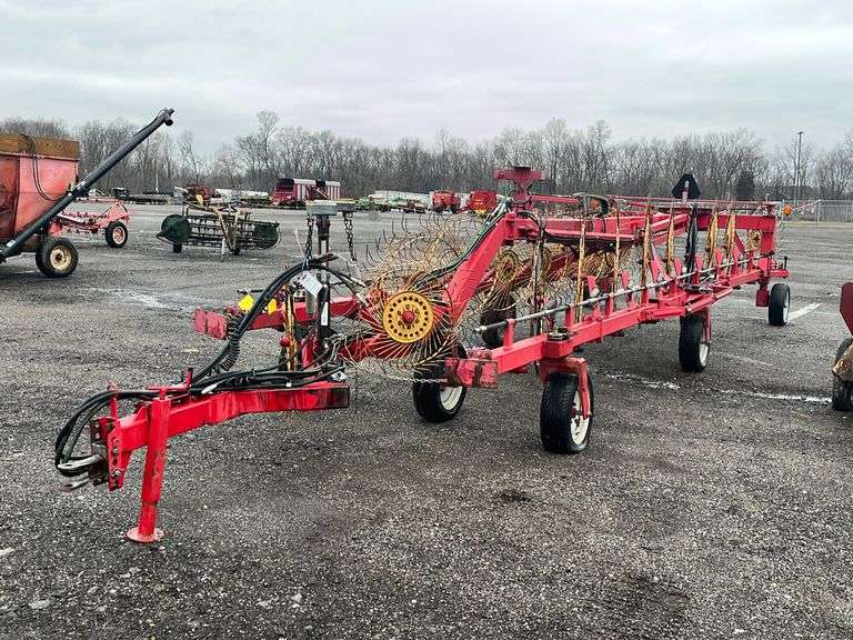 "ABSOLUTE" Tonutti V20 Hay Rake - RES Auction Services