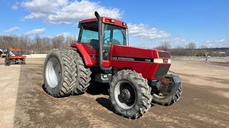 1989 Case IH 7110 4WD Tractor - RES Auction Services