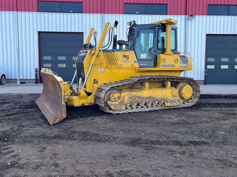 Komatsu D65 Crawler Dozer - RES Auction Services
