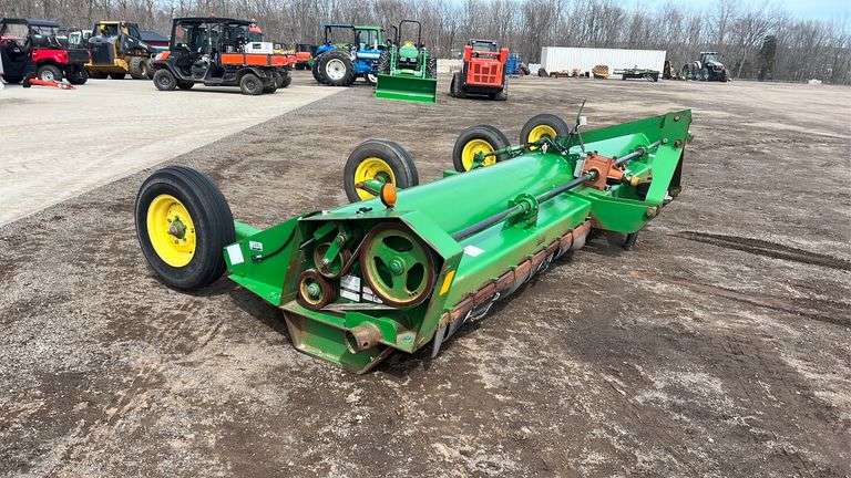 John Deere 520 Stalk Shredder - RES Auction Services