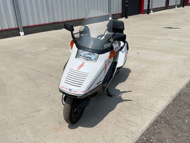 "ABSOLUTE" 1986 Honda Helix 250cc Scooter - RES Auction Services