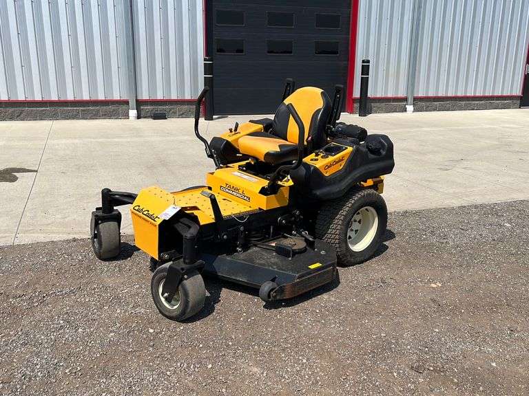 "ABSOLUTE" Cub Cadet Tank L Commercial Zero-Turn Mower - RES Auction ...