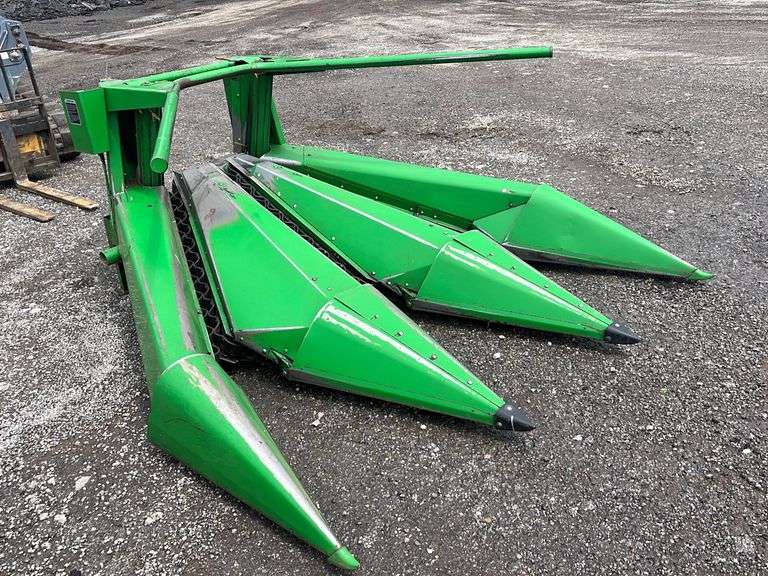 "ABSOLUTE" John Deere Chopper Corn Head - RES Auction Services