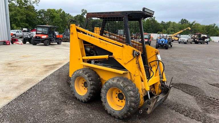Case 1845 Skid Loader - RES Auction Services