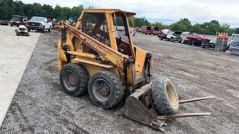 "ABSOLUTE" Hydra Mac Skid Loader - RES Auction Services