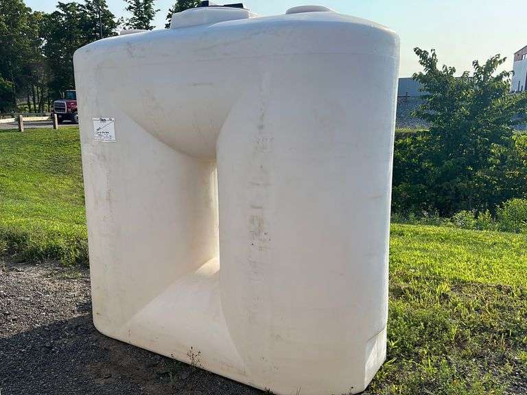 "ABSOLUTE" 1,000 Gallon Poly Tank - RES Auction Services