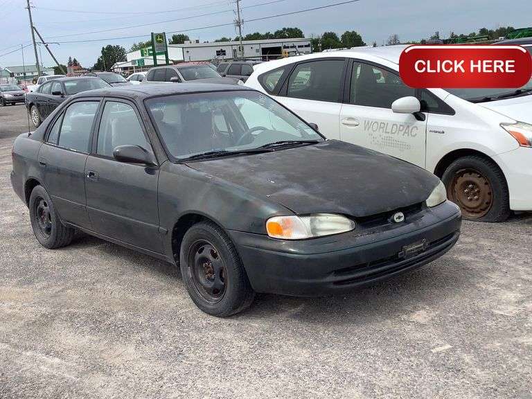 1999 Chevrolet Prizm INOPERABLE Sedan - Rideau Auctions