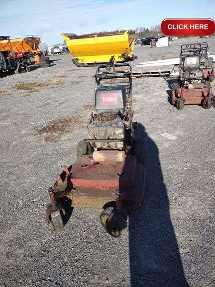 Toro commercial proline 32 gas mower - Rideau Auctions