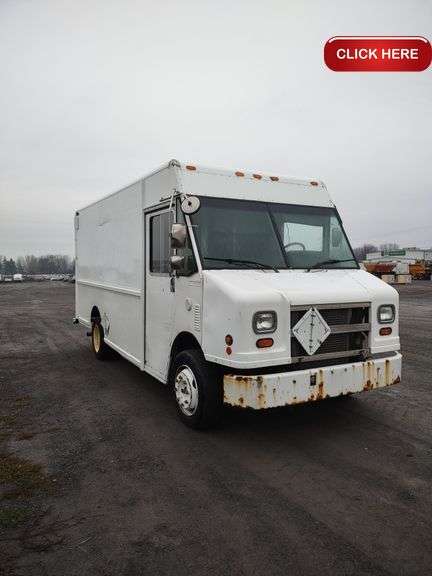 2005 Freightliner MT45 Chassis Utilimaster Chassis - Rideau Auctions