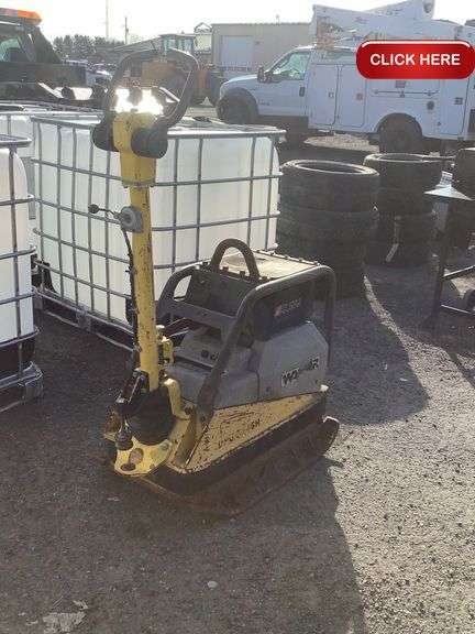 Wacker supranational diesel plate packer - Rideau Auctions