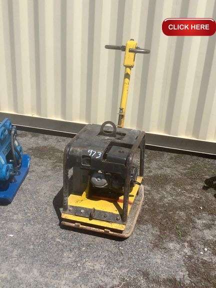 Wacker plate packer, 9hp Honda engine - Rideau Auctions