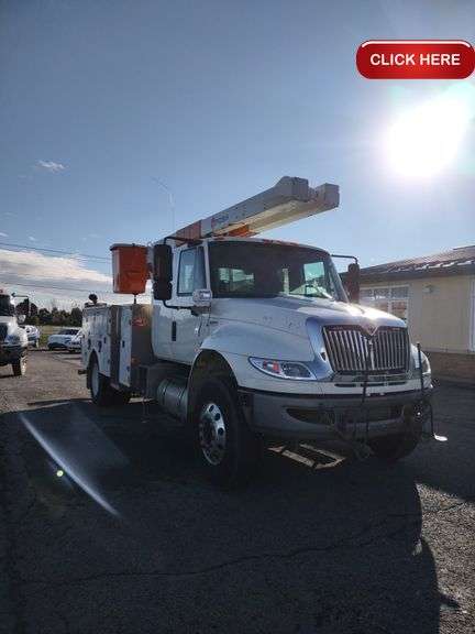 2015 International DuraStar 4400 Maxxforce Chassis - Rideau Auctions