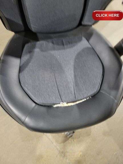 Gaming chair ripped - Rideau Auctions