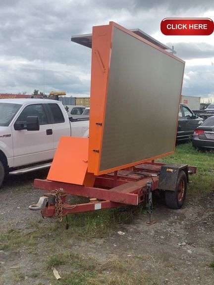 Ver-mac Digital road sign trailer single axle - Rideau Auctions
