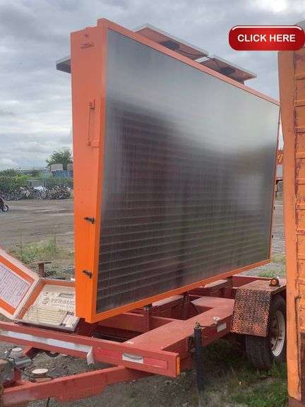 Digital road sign trailer single axle - Rideau Auctions