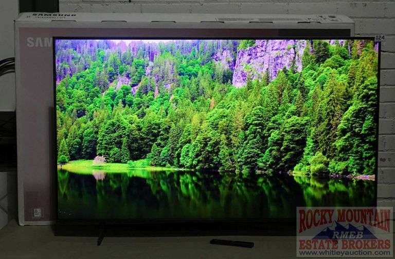 Like new Samsung 55" Class Q6-Series 4K Ultra HD Smart QLED TV with ...