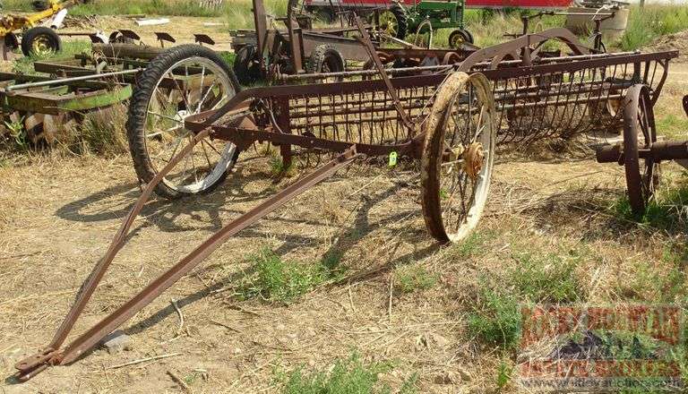 Neat 11' Antique Hay Rake. - Rocky Mountain Estate Brokers Inc.