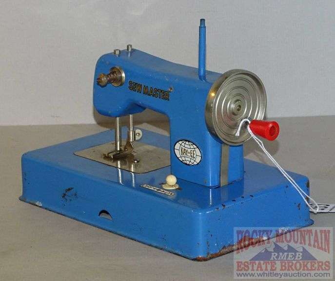 Vintage Kay-An-EE Sew Master Toy Sewing Machine. 8" wide. - Rocky ...