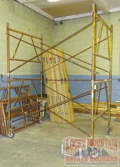 Nice Heavy Duty Scaffolding. This is a nice set of scaffolding that ...