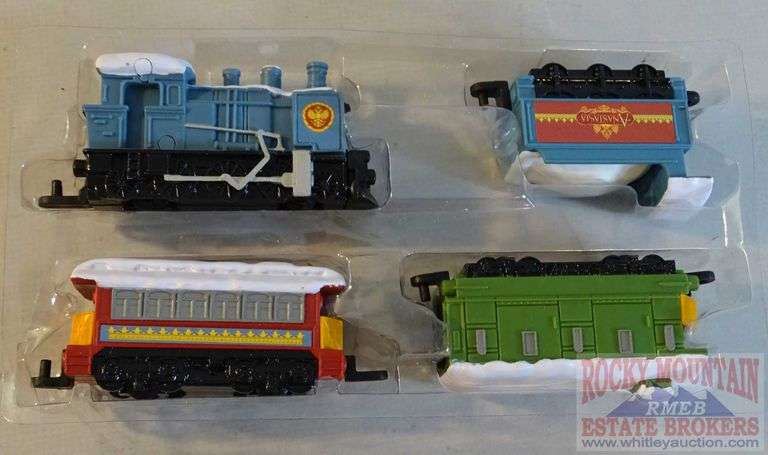 Shrek Dominos, Peanuts Two Card Deck Set, Anastasia Train & YoYo. All ...