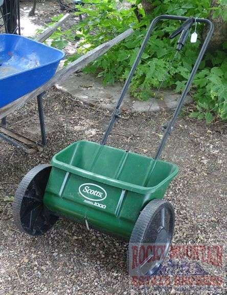Scott's Accu-Green 1000 Broadcast Fertilizer Spreader. - Rocky Mountain ...