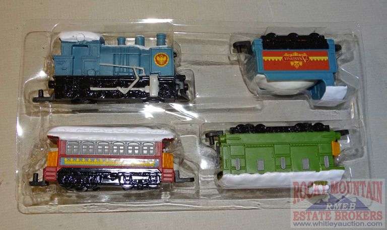 Shrek Dominos, Peanuts Two Card Deck Set, Anastasia Train & YoYo. All ...