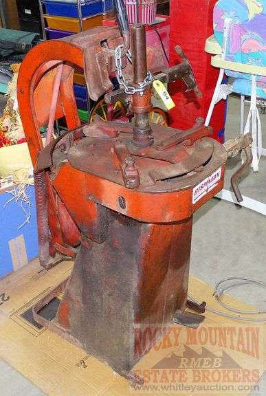 Bishman 880-61 tire machine. - Rocky Mountain Estate Brokers Inc.