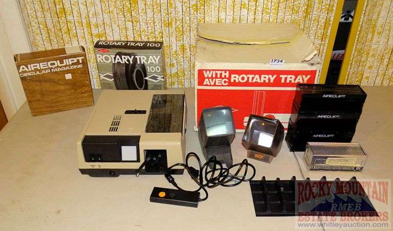 Slide projector w/ Avec rotary tray, trays, slide viewers & more. All ...