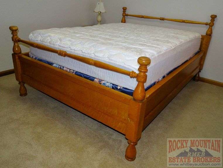 Vintage Maple Full Size Bed Frame. - Rocky Mountain Estate Brokers Inc.