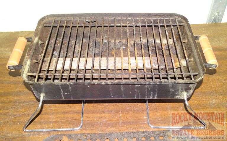 Char Broil table top propane grill. - Rocky Mountain Estate Brokers Inc.