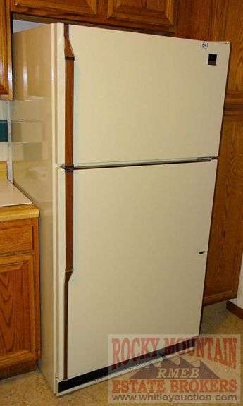 Whirlpool Mark Series Model ET22ZM 22.3 cubic foot 2 door almond ...