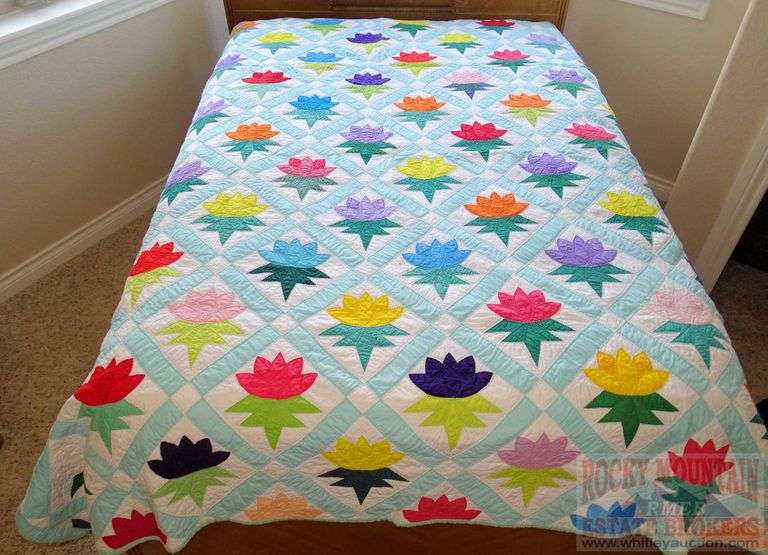 Vintage hand-quilted "Water Lily" Quilt with beautiful vibrant colors ...
