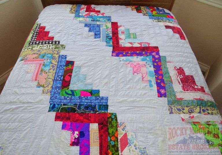 Vintage Log Cabin Pattern Quilt made from "Retro" material. Some ...