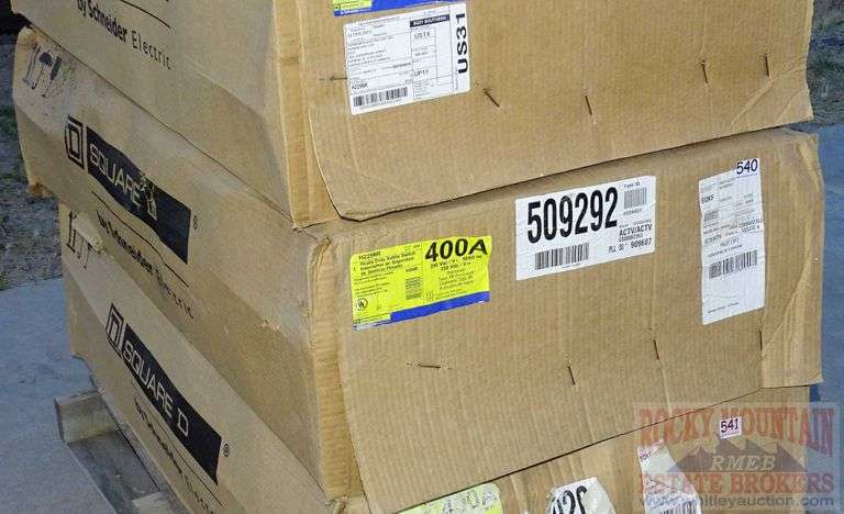 Square D H225NR 400 amp 240 VAC safety switch. Appears new in old box ...