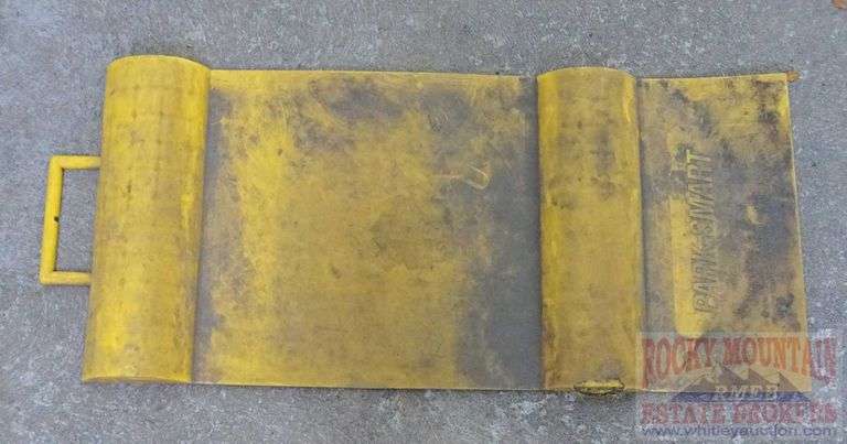 Park Smart Tire ramp & stand-up "Stop" sign. Both for one money ...