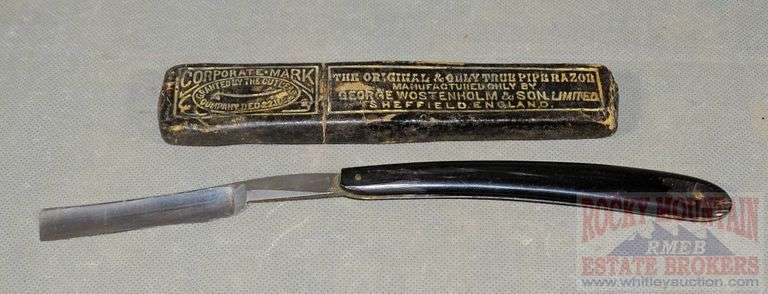 Vintage straight razor and case marked "the Original & Only True Pipe ...