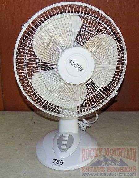 Living Solutions table top oscillating fan. - Rocky Mountain Estate ...