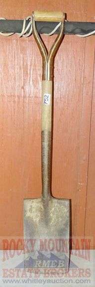 Union Razorback square shovel with D handle. - Rocky Mountain Estate ...