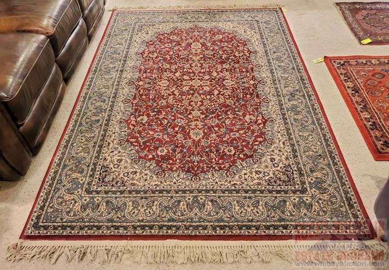 Nice Persian style area rug. This is a very detailed rug. 96x63 ...