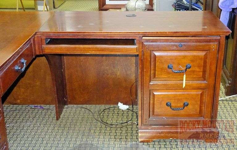 Mahogany L-Shaped Executive's Desk with Raised Panels & Pull-Out ...