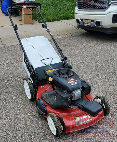 Nice looking Toro Recycler 22" mulcher-rear bagger-side discharge mower ...