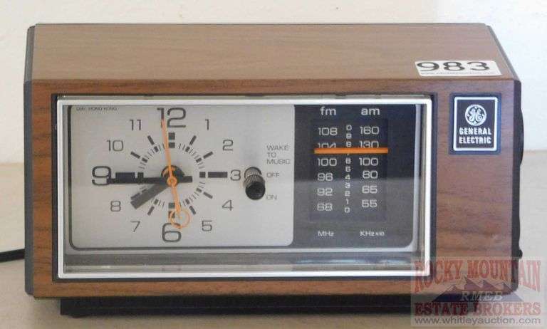 Vintage General Electric Model No. 7.4550A Clock Radio. - Rocky ...