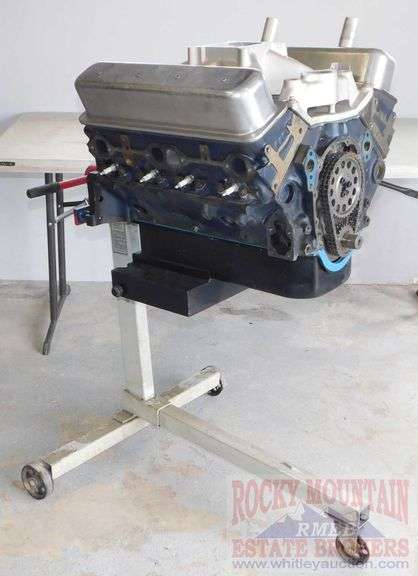 GM Small Block Engine Complete W/ Racing Oil Pan, Heads, Edelbrock 2913 ...