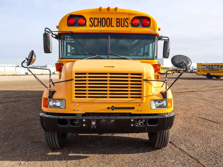 2001 International Blue Bird 3800 65-Passenger School Bus - Roller Auction
