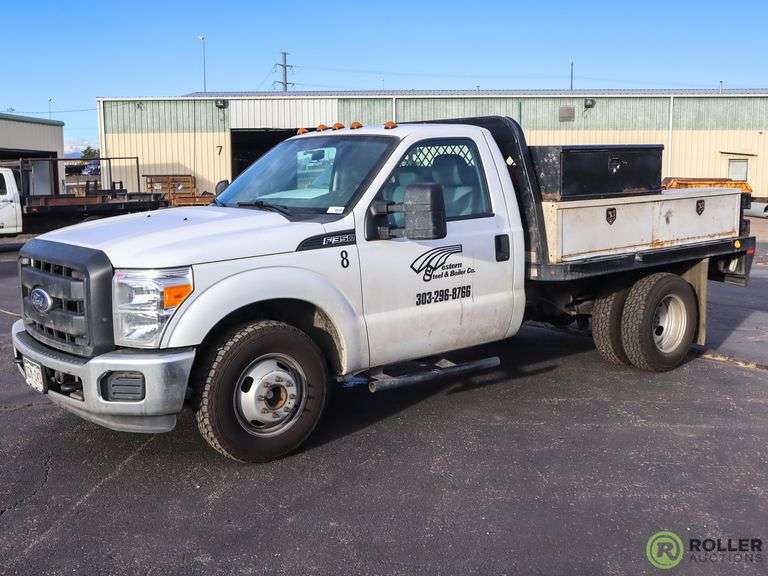 2015 Ford F350 RWD Stakebody Flatbed Truck - Roller Auctions