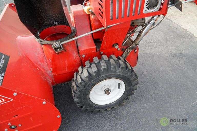 Toro 1132 Snowblower, Gas, 2-Stage - Roller Auctions