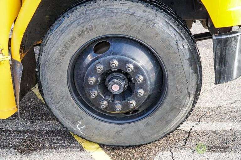 2001 THOMAS FREIGHTLINER FS65 77-PASSENGER SCHOOL BUS, Cummins Diesel ...